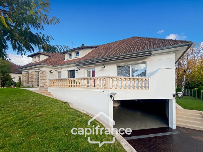 Maison 7 pièces à vendre à Ormesson-sur-Marne