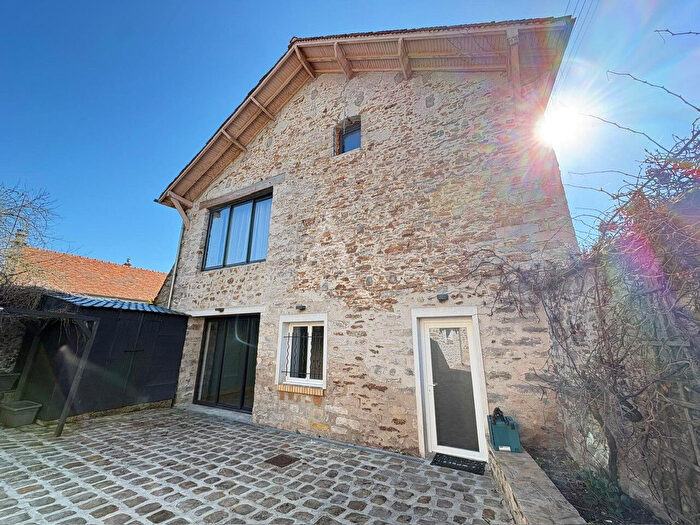 Maison 4 pièces à Le Châtelet-en-Brie, à vendre