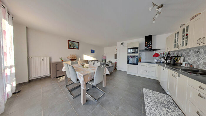 Appartement à louer - Roissy-en-Brie, Arpents, Etang, Vignes - 4 pièces - 3 chambres