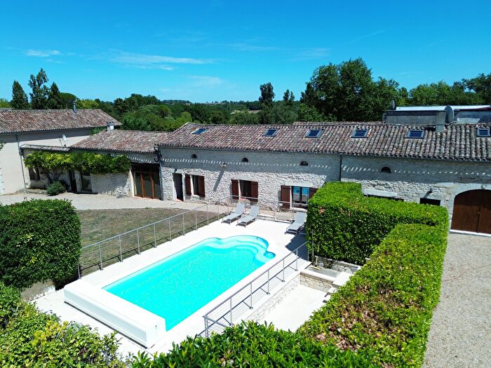 Maison à vendre - Saint-Quentin-de-Caplong - 10 pièces - 7 chambres