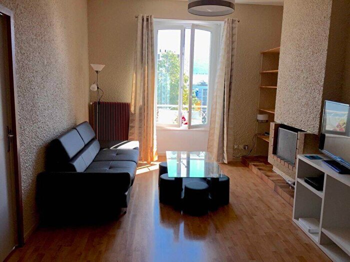 Appartement à louer - Championnet-Caserne de Bonne, Grenoble - 4 pièces - 3 chambres