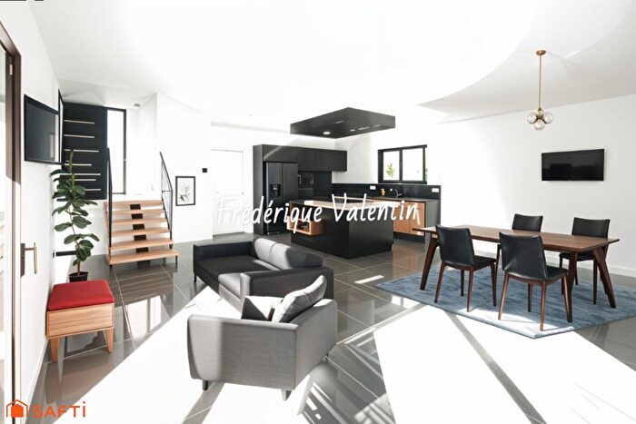 Maison à vendre - Rabastens - 5 pièces - 4 chambres