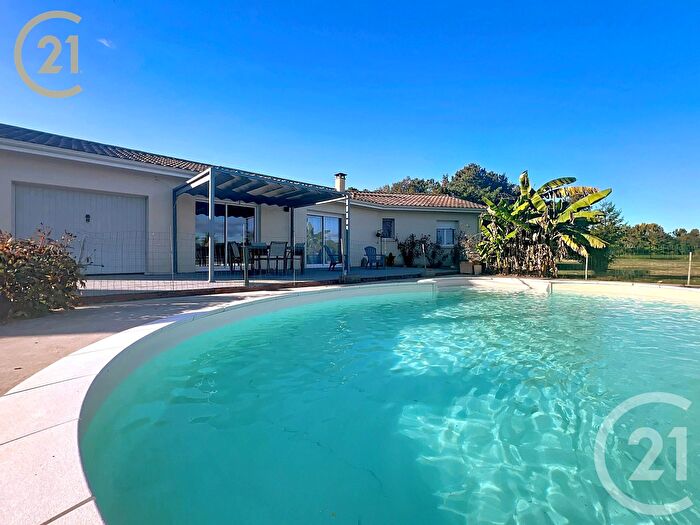 Maison à vendre - Montpon-Ménestérol - 5 pièces - 4 chambres