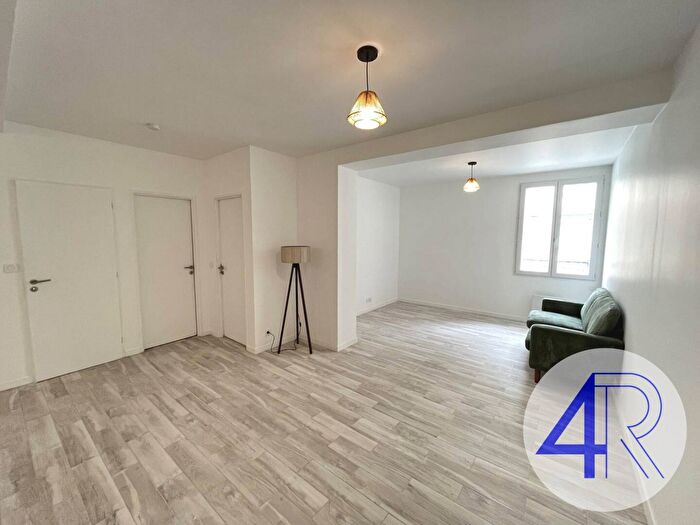 Ouest, Belleville-en-Beaujolais : Appartement 2 pièces à louer