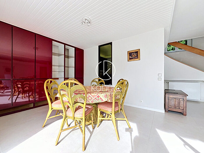 Maison 6 pièces à Saint-Cyr-au-Mont-d'Or, à vendre