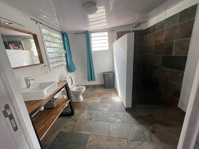 Maison à louer - Saint-Pierre - 4 pièces - 3 chambres