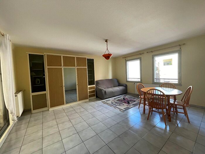 Appartement à louer - Perpignan, La Réal - 2 pièces - 1 chambre