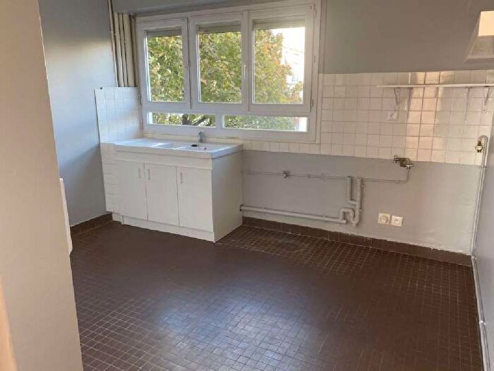 Appartement à louer - Auxerre, Sainte-Geneviève - 3 pièces - 2 chambres