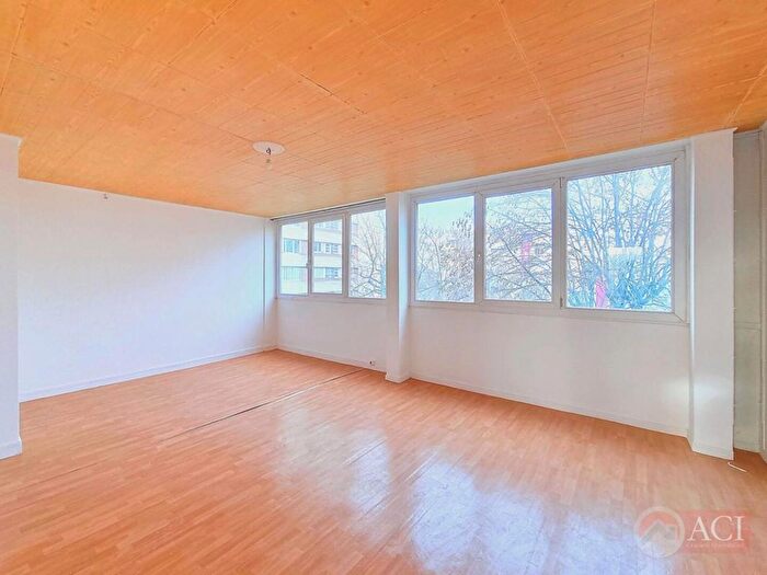 Appartement à vendre - Saint-Denis - 5 pièces - 3 chambres