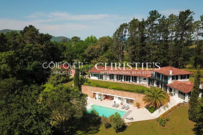 Maison à vendre - Urrugne - 8 pièces - 6 chambres