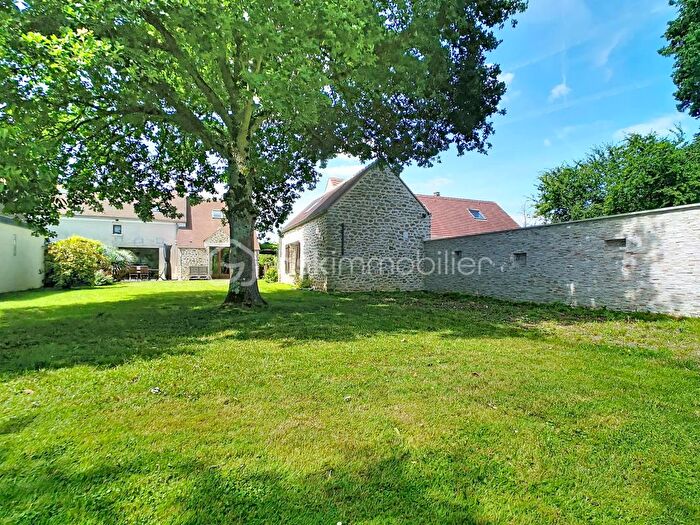 Favières - Maison 6 pièces à vendre