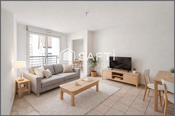 Appartement à vendre - Paris e , Flandre, Aubervilliers - 2 pièces - 1 chambre