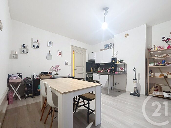 Appartement à vendre - Vesoul, Centre-ville - 5 pièces - 3 chambres