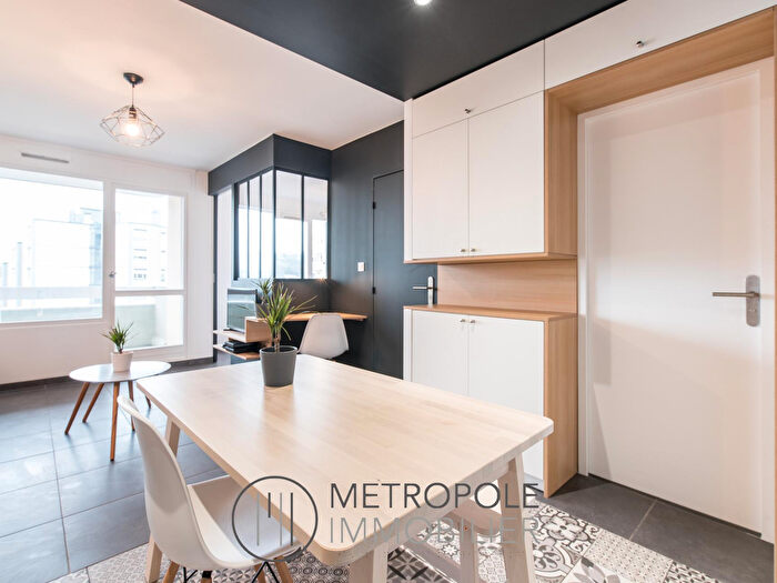 Bourgoin-Jallieu, Centre-ville, Pont Saint-Michel : Appartement 2 pièces à louer