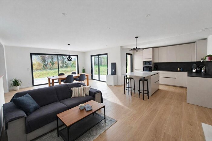 Maison à vendre - Aigremont - 6 pièces - 4 chambres