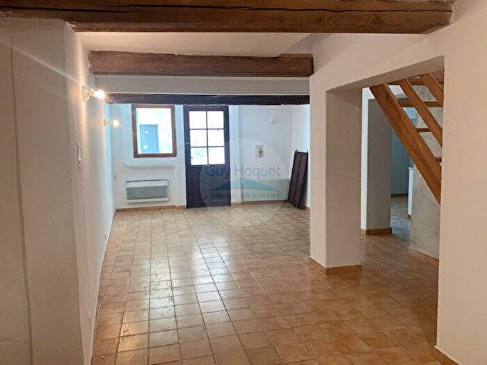 Maison à louer - LIsle-sur-la-Sorgue, Centre-ville - 3 pièces - 1 chambre