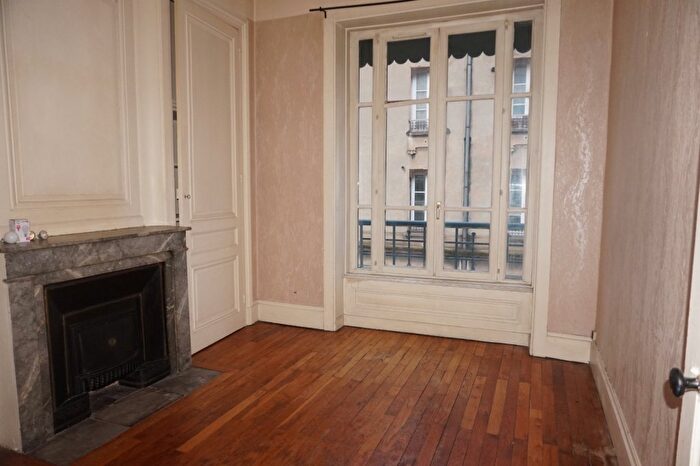 Villeurbanne, Charmettes - Appartement 2 pièces à louer