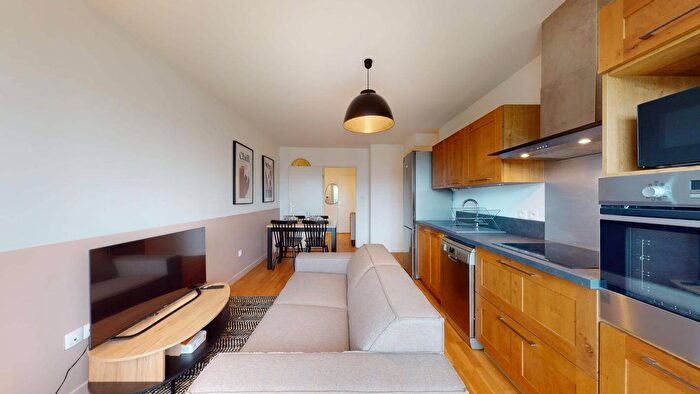 Appartement à louer - République-Gare-Porte de Paris, Saint-Denis - 5 pièces - 4 chambres