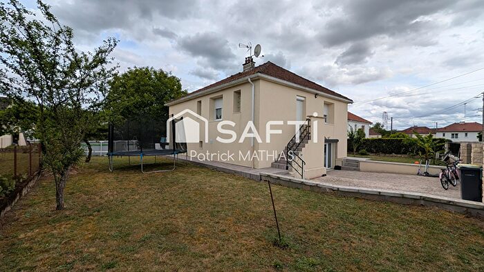 Villeneuve-sur-Yonne - Maison 8 pièces à vendre
