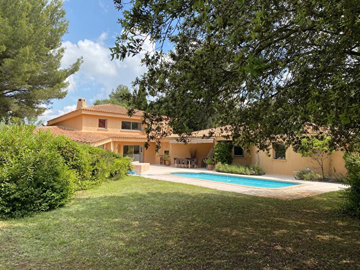 Maison à vendre - Aix-en-Provence, Puyricard, Célony - 8 pièces - 5 chambres