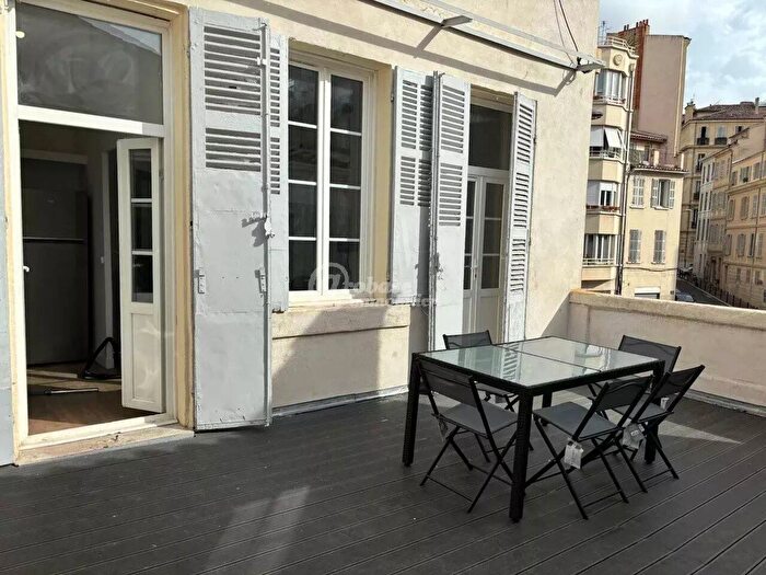 Appartement à louer - Le chapitre, Marseille er arrondissement - 1 pièce - 5 chambres