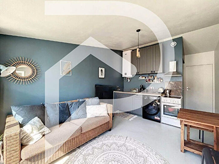 Maisons à vendre et appartements à louer - 1