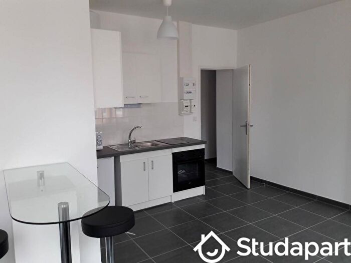 Appartement à louer - Badouillère-Saint Roch-Valbenoîte, Saint-Étienne - 1 pièce