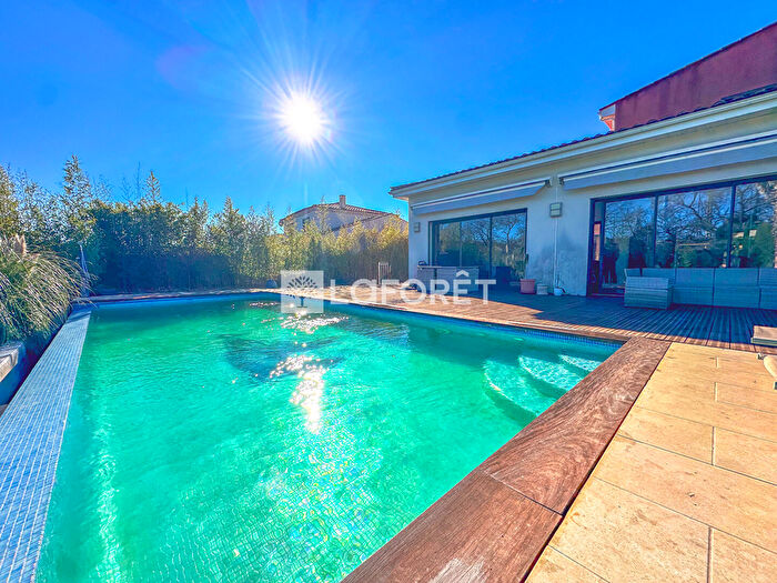 Maison à vendre - Vailhauquès - 7 pièces - 5 chambres