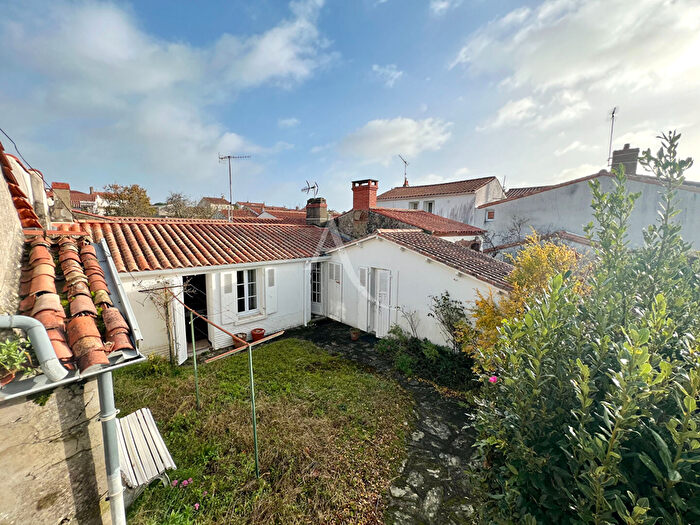 Maisons à vendre et appartements à louer - 1
