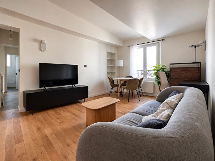 Paris 8ème, Mairie - Appartement 3 pièces à louer