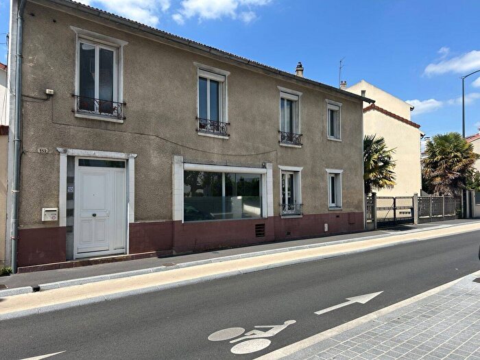 Agent Sarre-Centre-Les Vallées-La Garenne, Colombes - Maison 4 pièces à louer