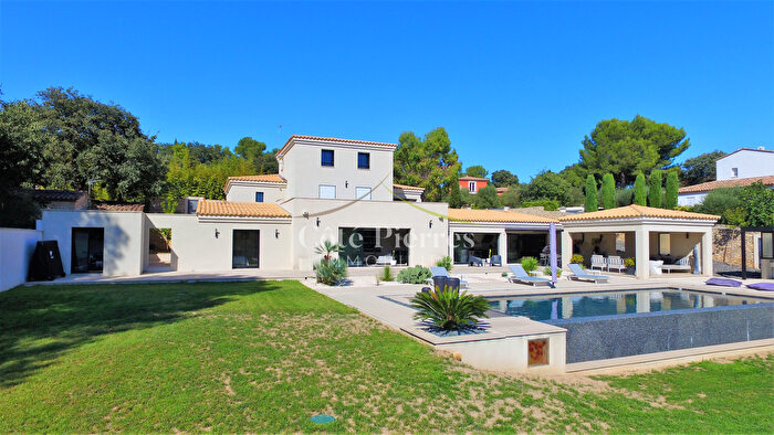 Maison à vendre - Nîmes, Mas de Lauze, Carreau de Lanes - 6 pièces - 4 chambres