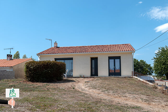 Maison 5 pièces à Angles, à vendre