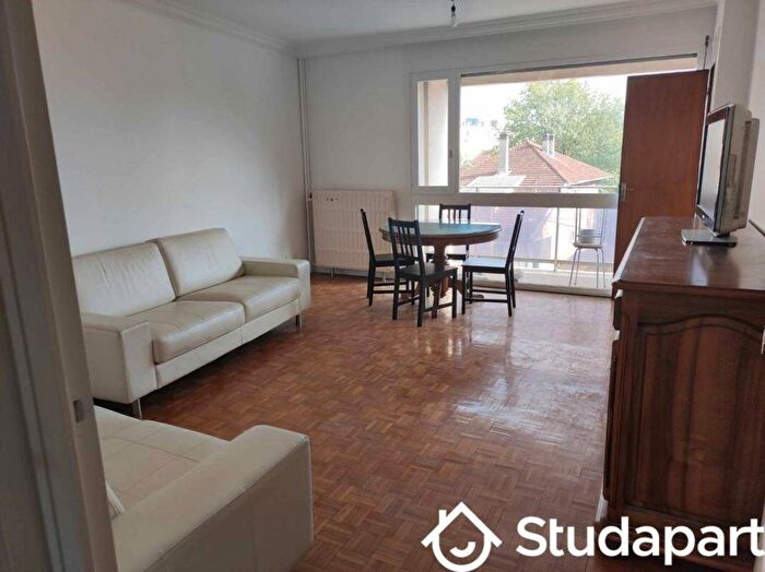 Appartement à louer - Allies-Clos dOr, Grenoble - 1 pièce - 3 chambres