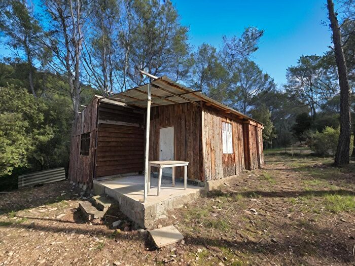 Maison à vendre - Évenos - 2 pièces - 1 chambre