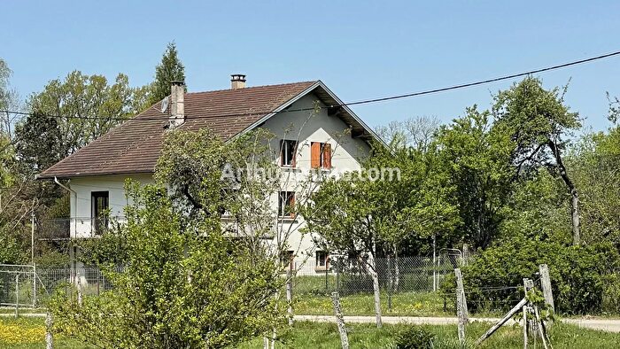 Maison à vendre - Orgelet - 8 pièces - 5 chambres