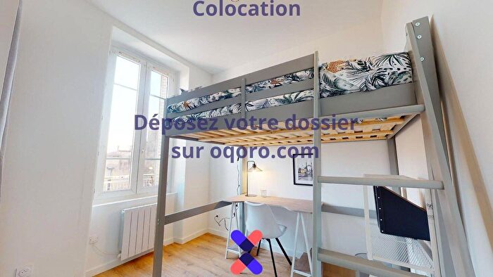 Appartement à louer - Claveliere-Malletiere, Oullins - 5 pièces - 4 chambres
