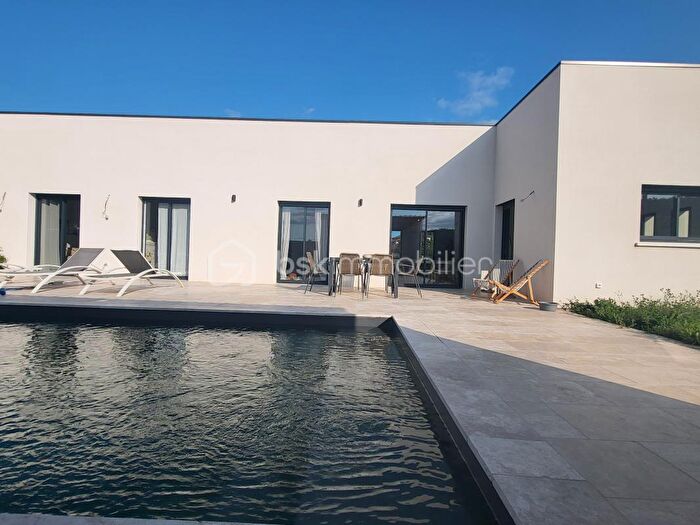 Maison à vendre - Sainte-Colombe-en-Bruilhois - 5 pièces - 4 chambres