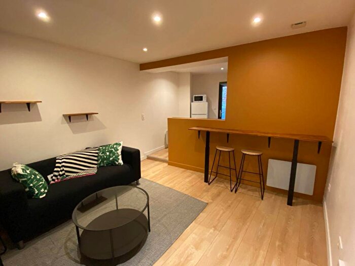 Appartement à louer - Rue de Lille-Faubourg dArras, Béthune - 2 pièces - 1 chambre