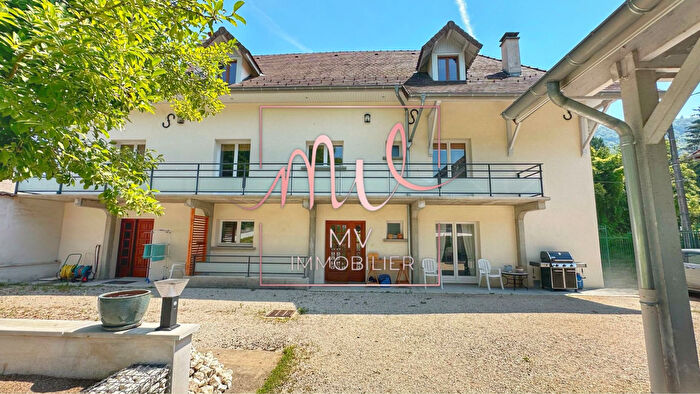 Maison à vendre - Saint-Bueil - 5 pièces - 3 chambres