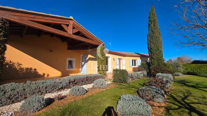 Maison à louer à Piolenc