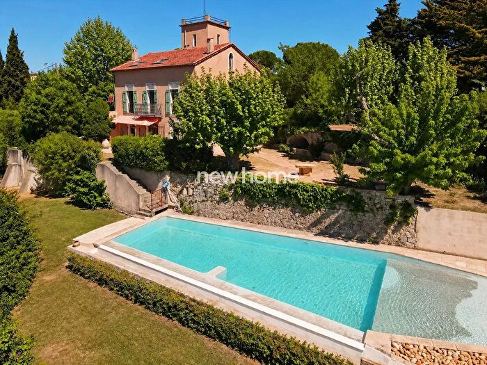 Maison 15 pièces à Montauroux, à vendre