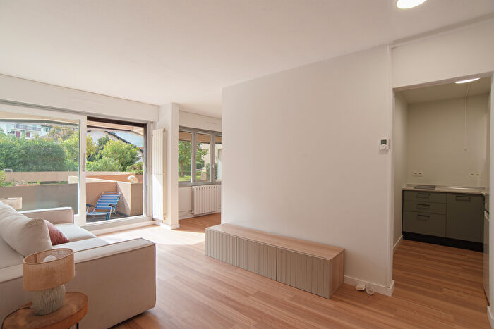 Hendaye, Plage, Sopite, Aguerria, Corniche : Appartement 3 pièces à vendre