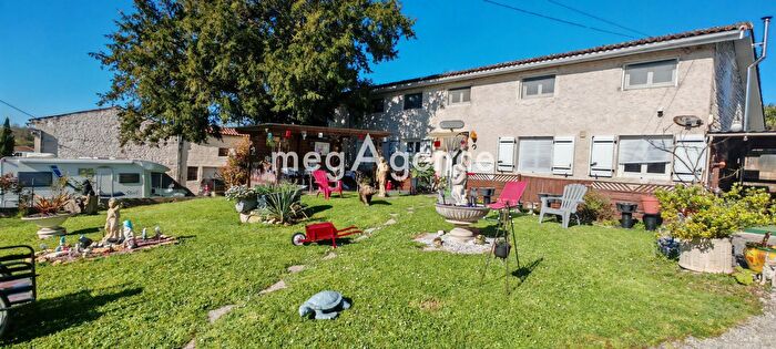 Maison à vendre - Saintes, Centre-ville - 7 pièces - 4 chambres