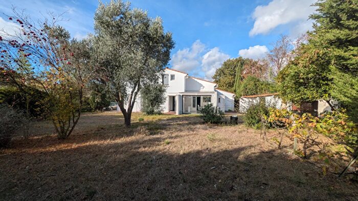 Maison à vendre - Vinassan - 6 pièces - 5 chambres