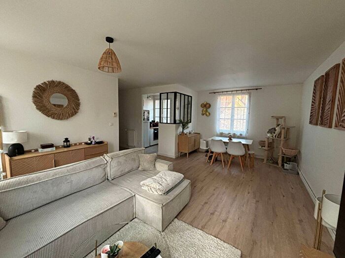Appartement 2 pièces à louer à Bourg et Hameaux Rive Droite, Villeneuve-sur-Yonne