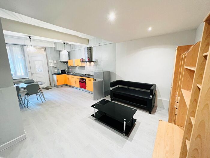 Appartement à louer - Mâcon, Centre-ville - 2 pièces - 1 chambre