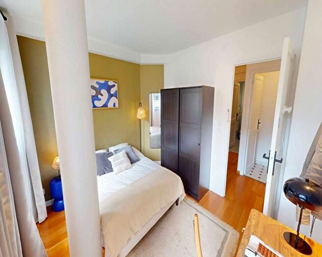Appartement 7 pièces à louer à Violet Commerce, Paris 15ème arrondissement