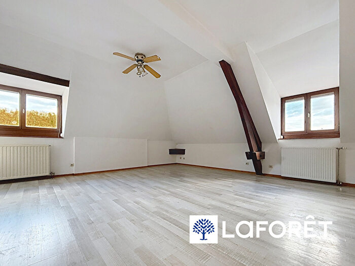Appartement 4 pièces à Nivolas-Vermelle, à louer