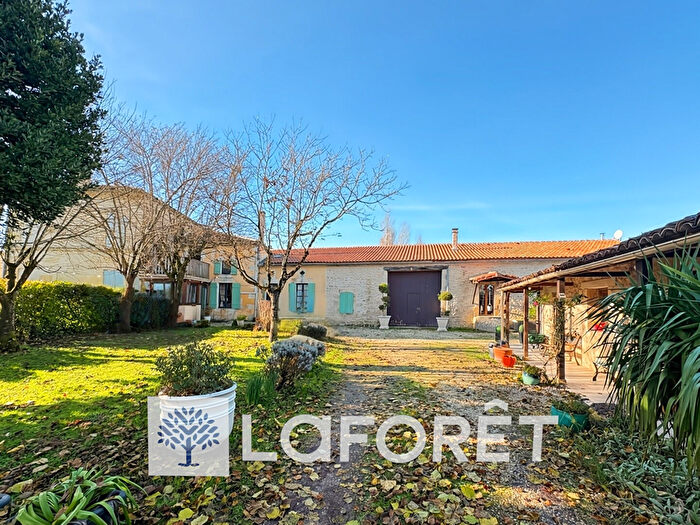 Maison à vendre - Gémozac - 16 pièces - 10 chambres